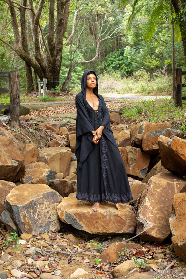 Womens ANAGAMI Hooded Kimono Black Cape Poncho Robe – AJJAYA